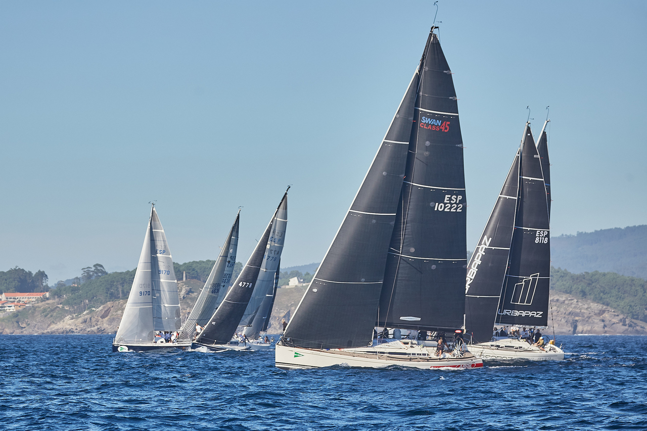 Sanxenxo desvela a los primeros líderes de la 8ª Regata Rey Juan Carlos ...