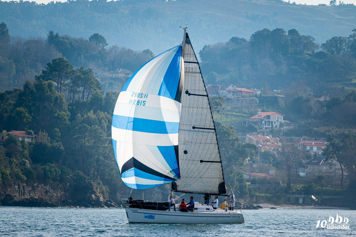 La flota de la 10ª Regata Interclubes Ría de Pontevedra, lista para ...
