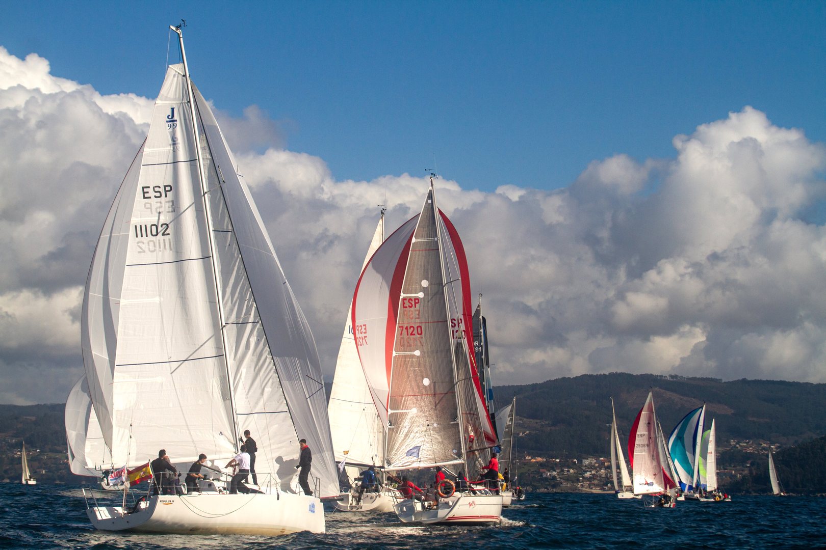 La flota de la 11ª Regata Interclubes se luce en Sanxenxo - Desmarque