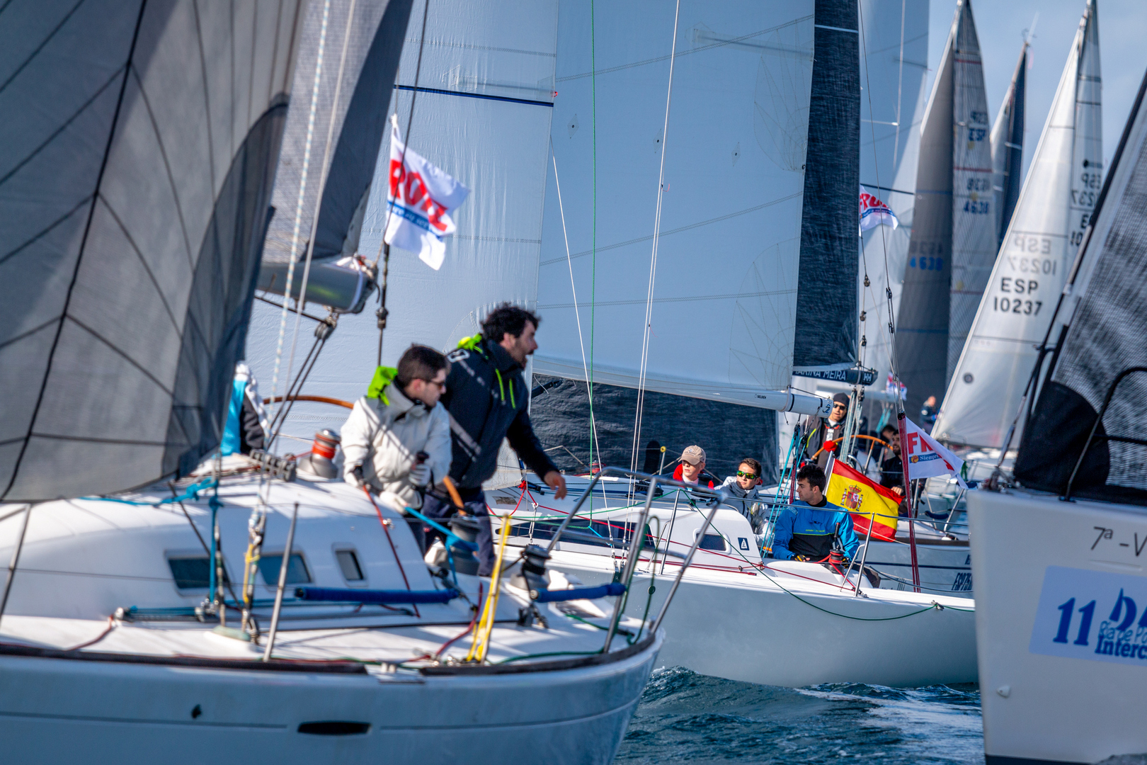 Medio centenar de barcos regresan a la Regata Interclubes Ría de ...